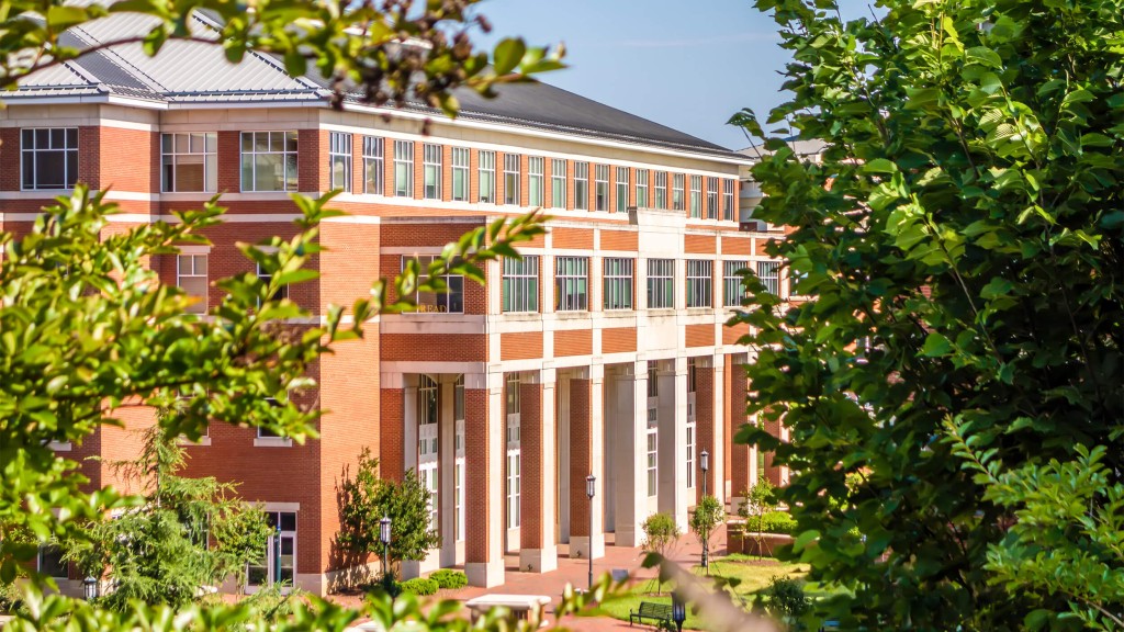 The Small College Advantage | Higher Education Marketing Agency ...